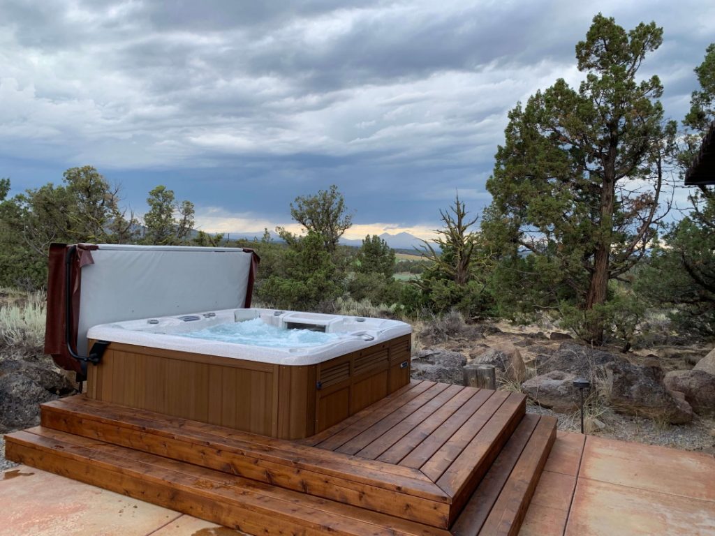 SPAS & HOT TUBS | REMOND SPA STOVE & SAUNA | BEND REDMOND SISTERS ...